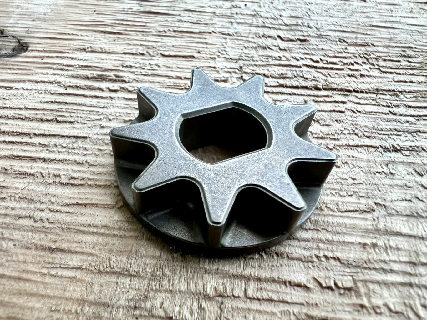 221527-9 Carving Spur Sprocket 1/4 x9 tooth Makita