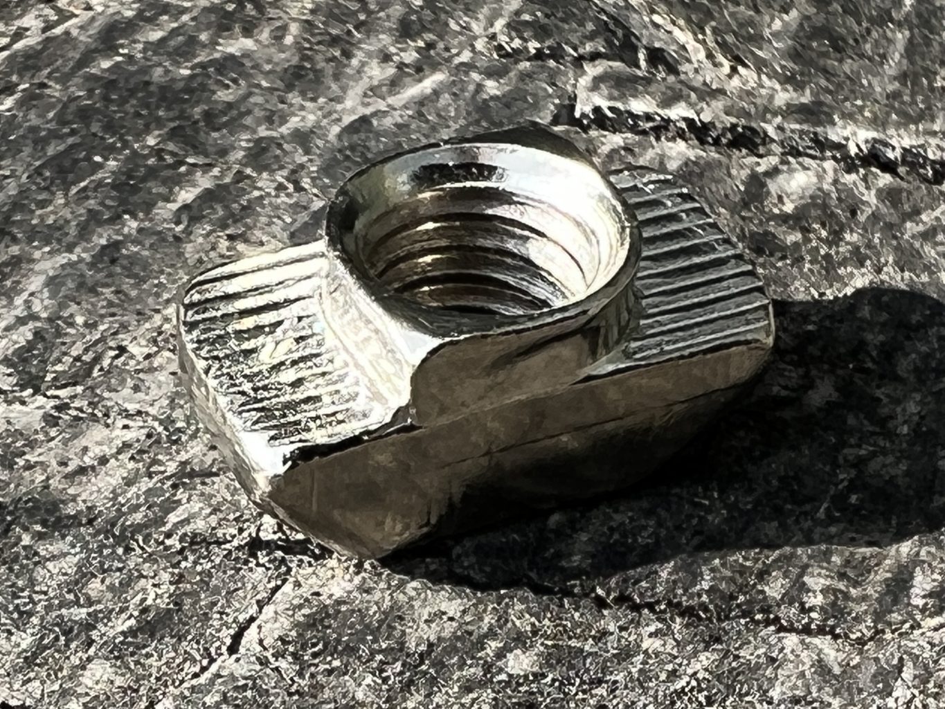 IMG_0489FCH0125AB Large Twisty Drop In Nut M8 [45mm Profile Large Mills ...